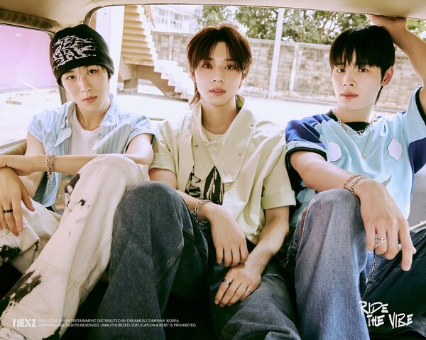 'JYP NEXT 보이그룹' NEXZ(넥스지), 데뷔 앨범 재킷 이미지 공개